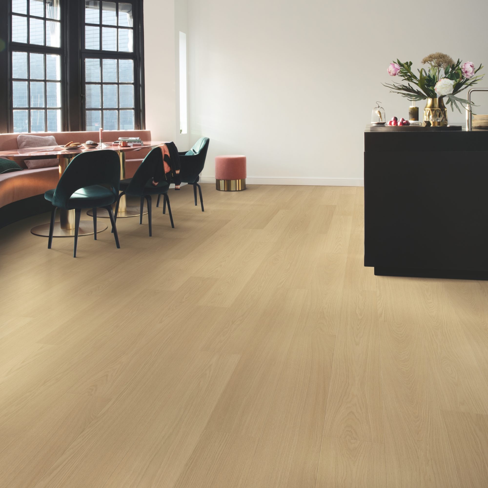 Beige Varnished Oak SIG4750 Signature Quick Step Laminate Flooring