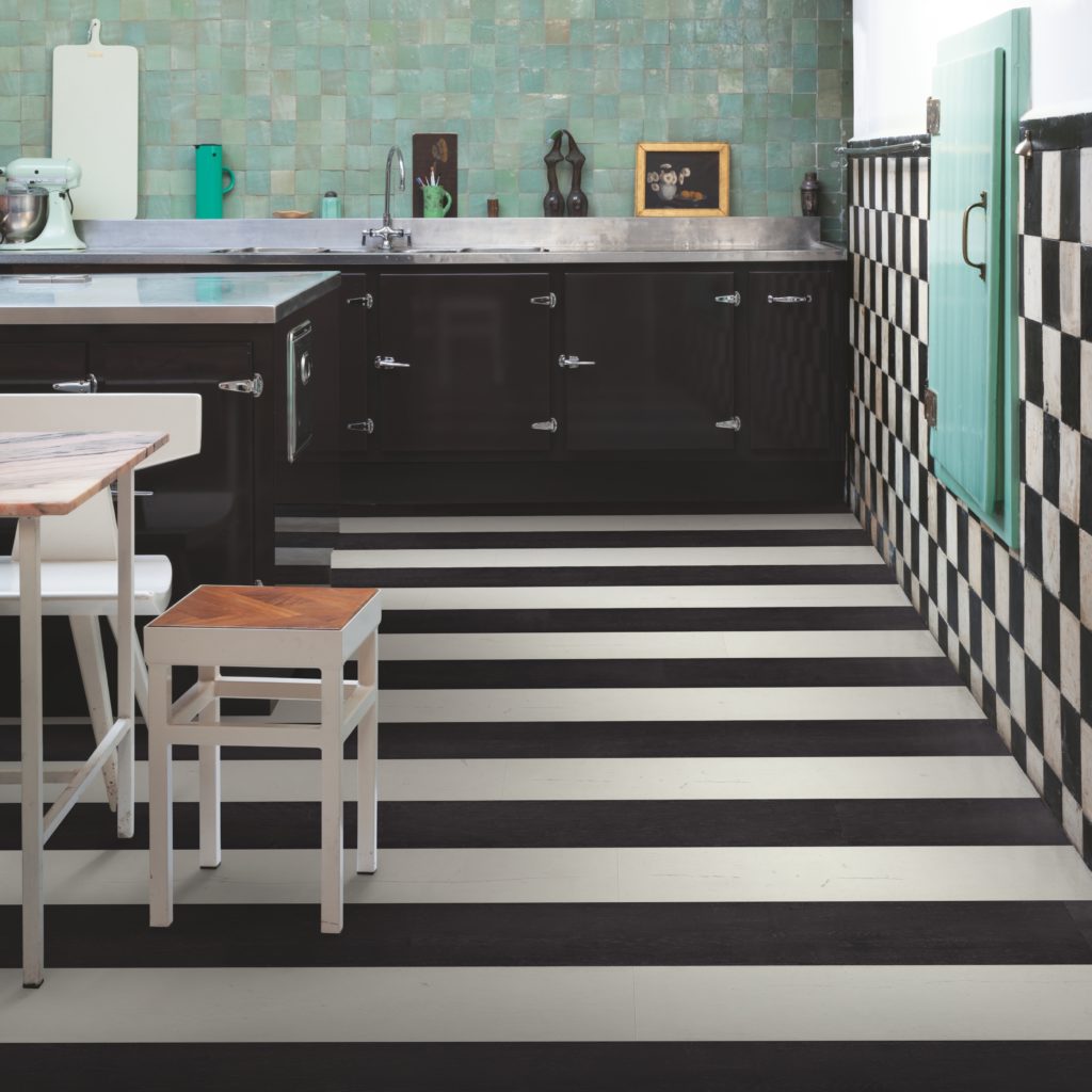 QuickStep Capture Painted Oak Black SIG4755 | BestatFlooring
